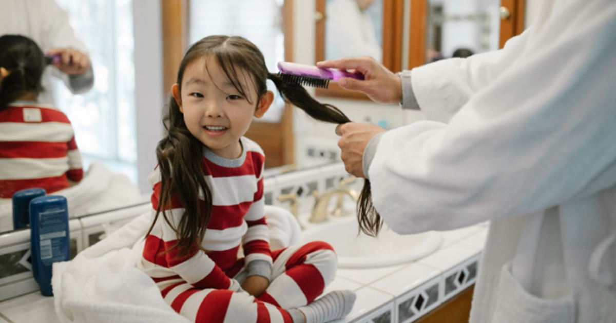 What’s Included in a Traditional Comb-Out Service?